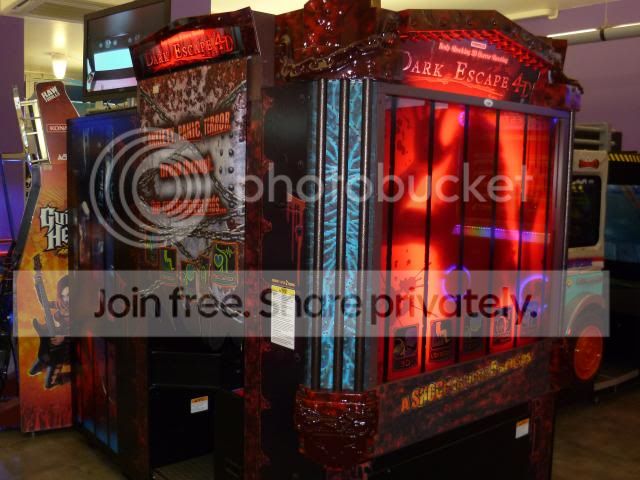 Dark Escape 4D (Arcade) | Playoffline