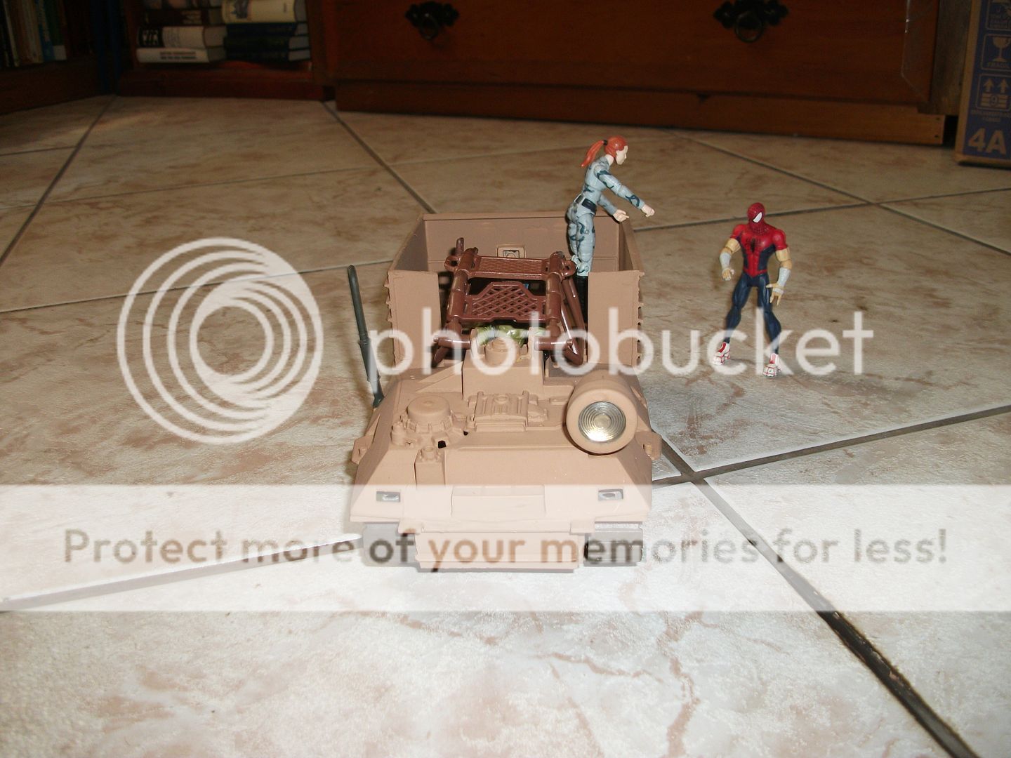 Rocket launcher and cargo vehicle - HissTank.com